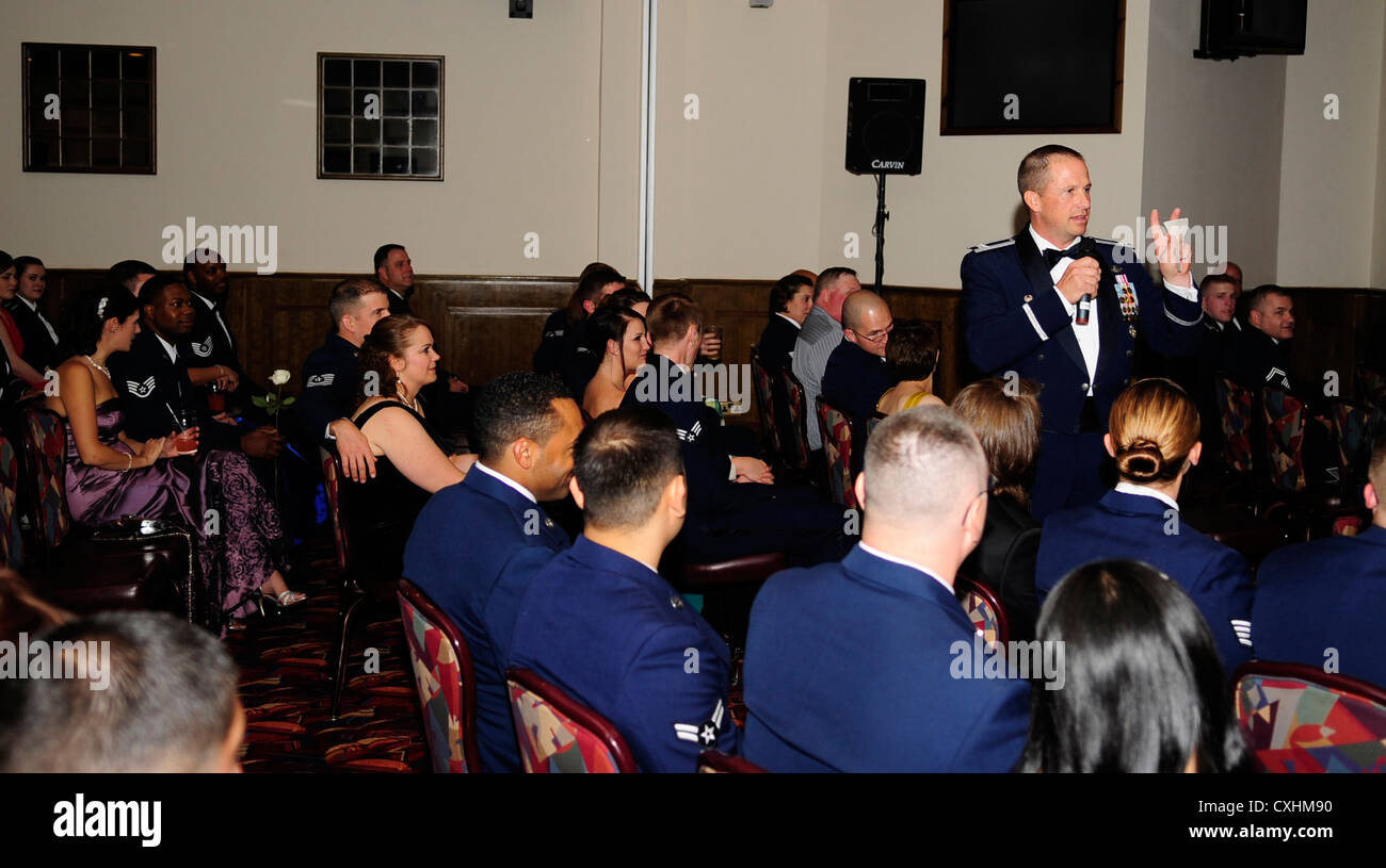 100th air refueling wing commander hi-res stock photography and images ...