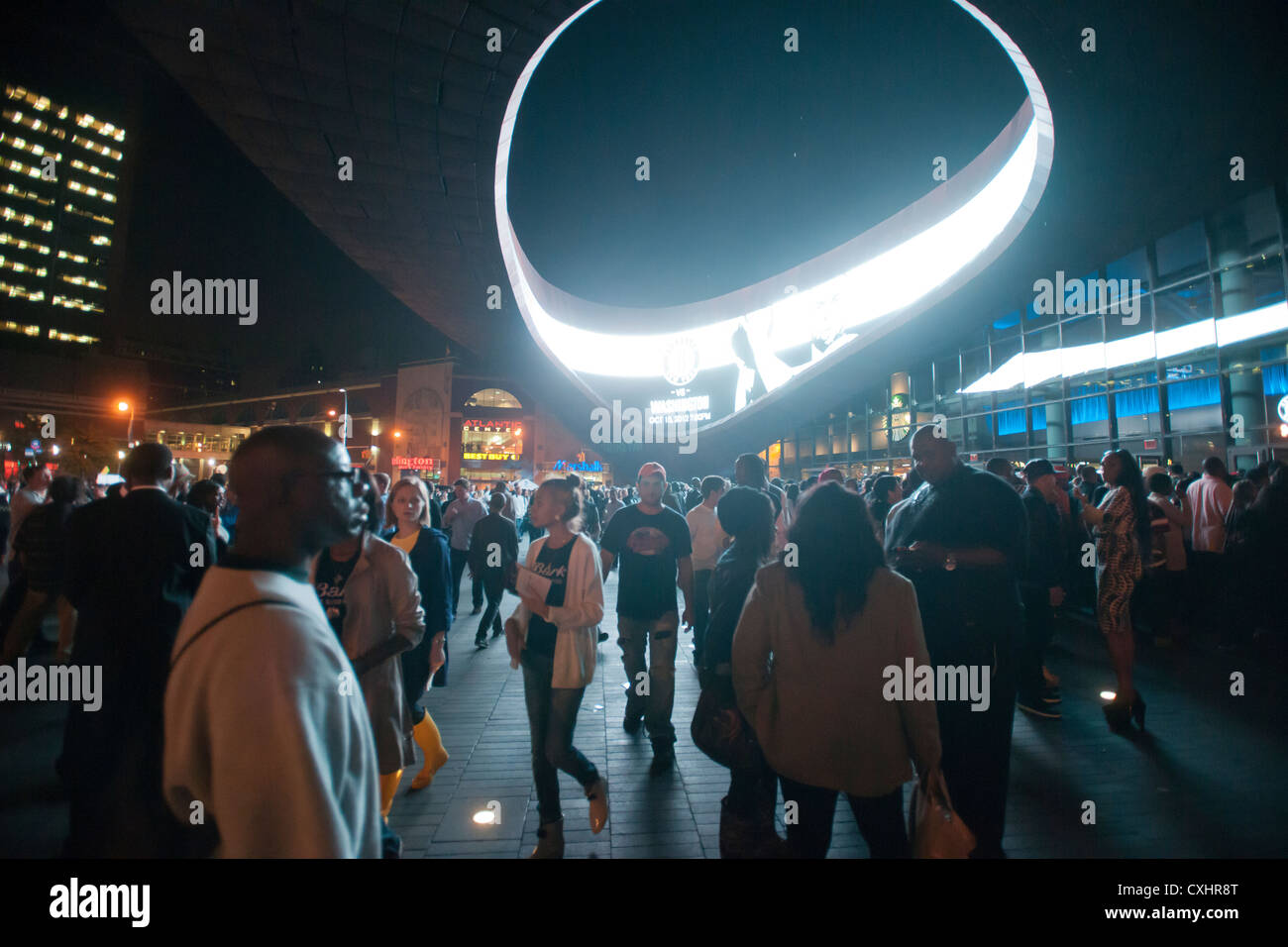 Crowds arrive on opening night for the Barclays Center in Brooklyn in ...