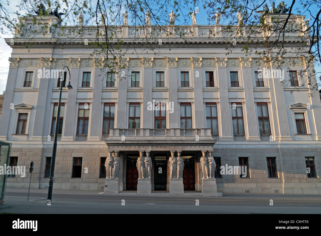 Austrian parliament building hi-res stock photography and images - Alamy