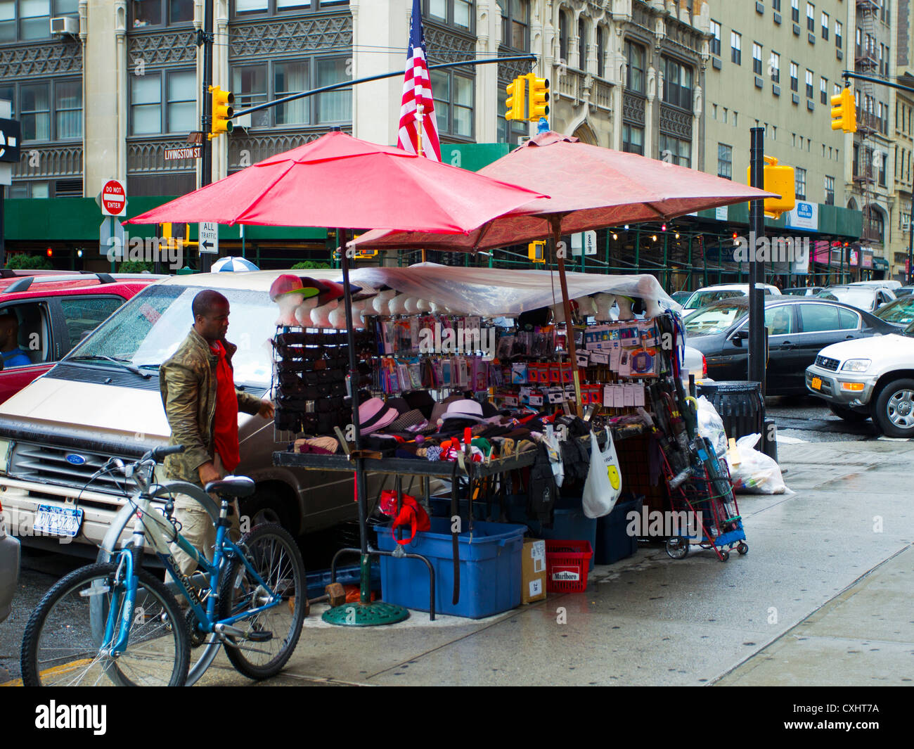Small business street new york hi-res stock photography and images - Alamy