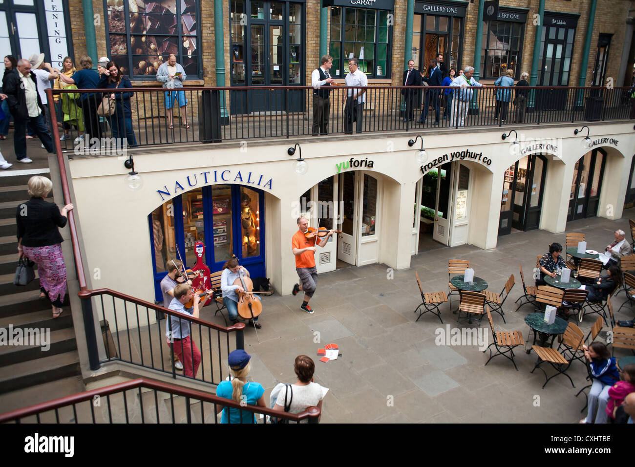 Covent garden london street hi-res stock photography and images - Alamy