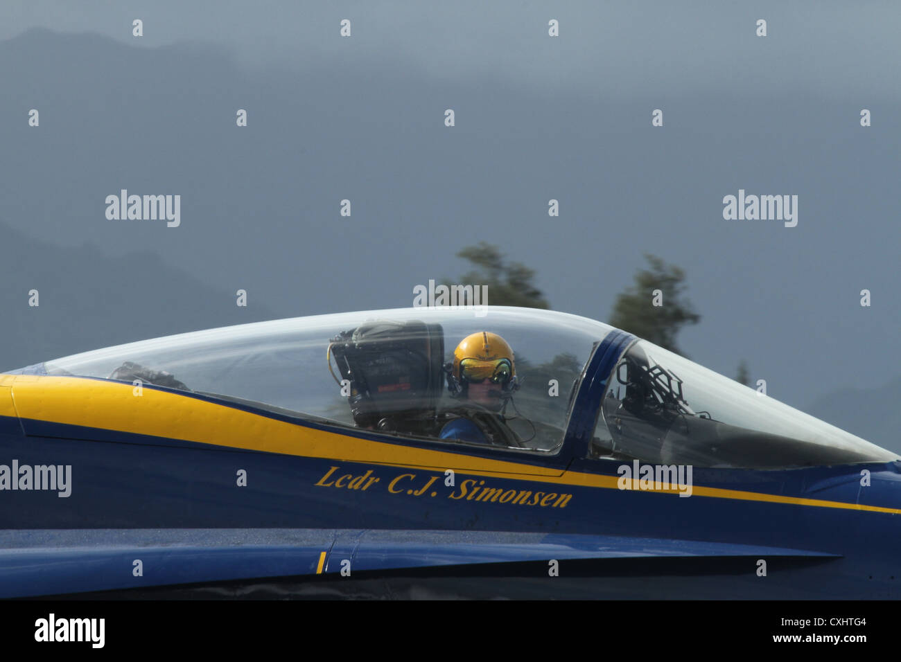 Navy blue angels solo aircraft hi-res stock photography and images - Alamy