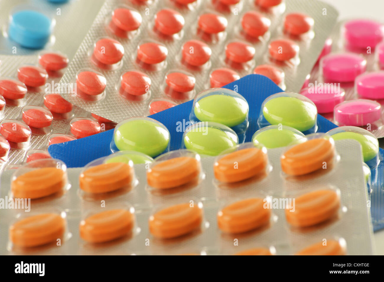 Tablet capsule hi-res stock photography and images - Alamy