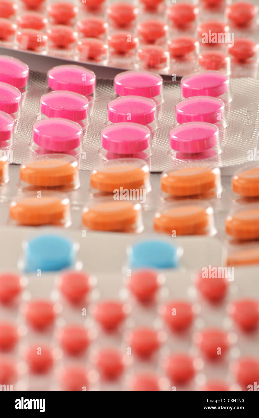 Drug medication pills tablet hi-res stock photography and images - Alamy