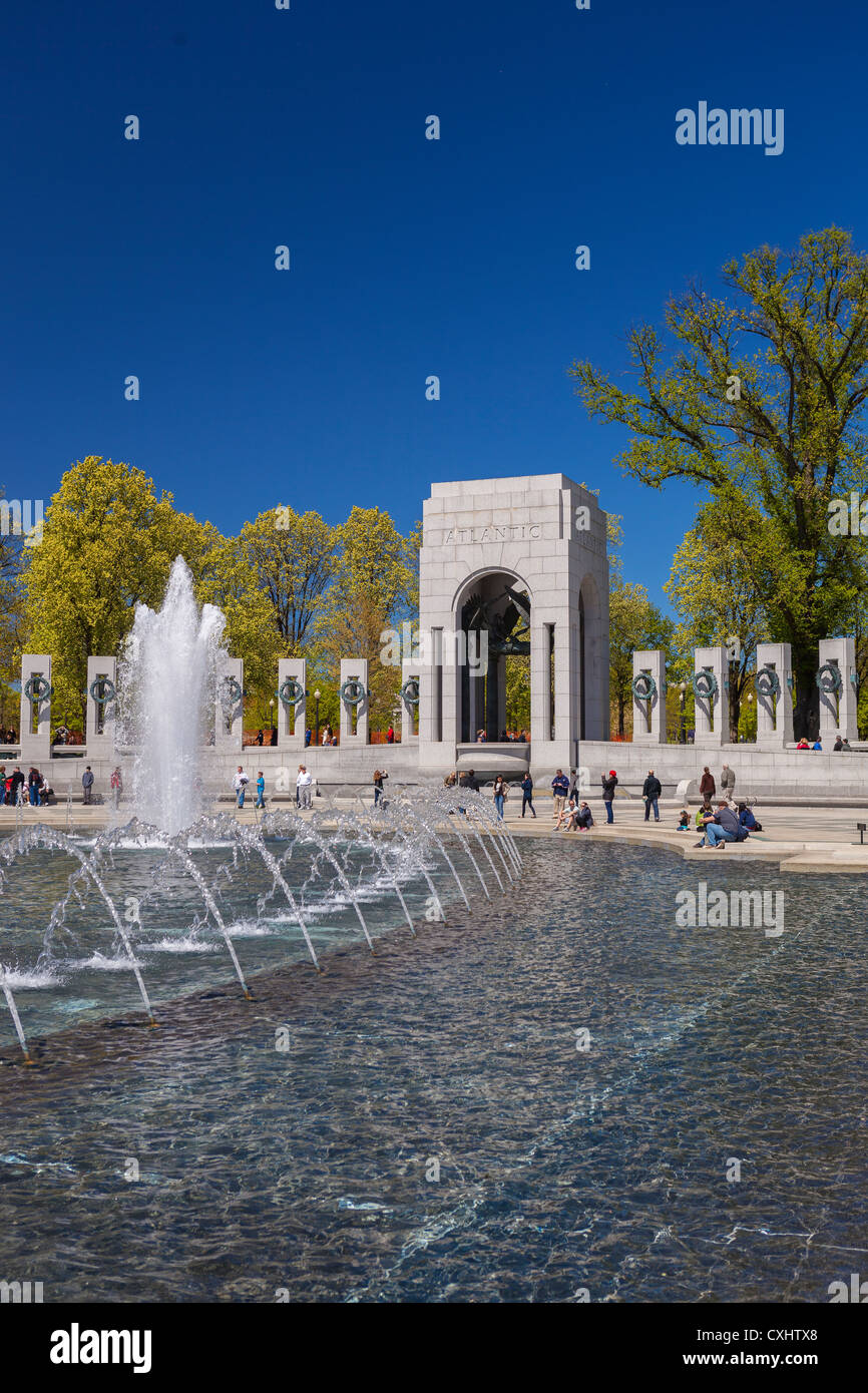 War memorial monuments hi-res stock photography and images - Alamy