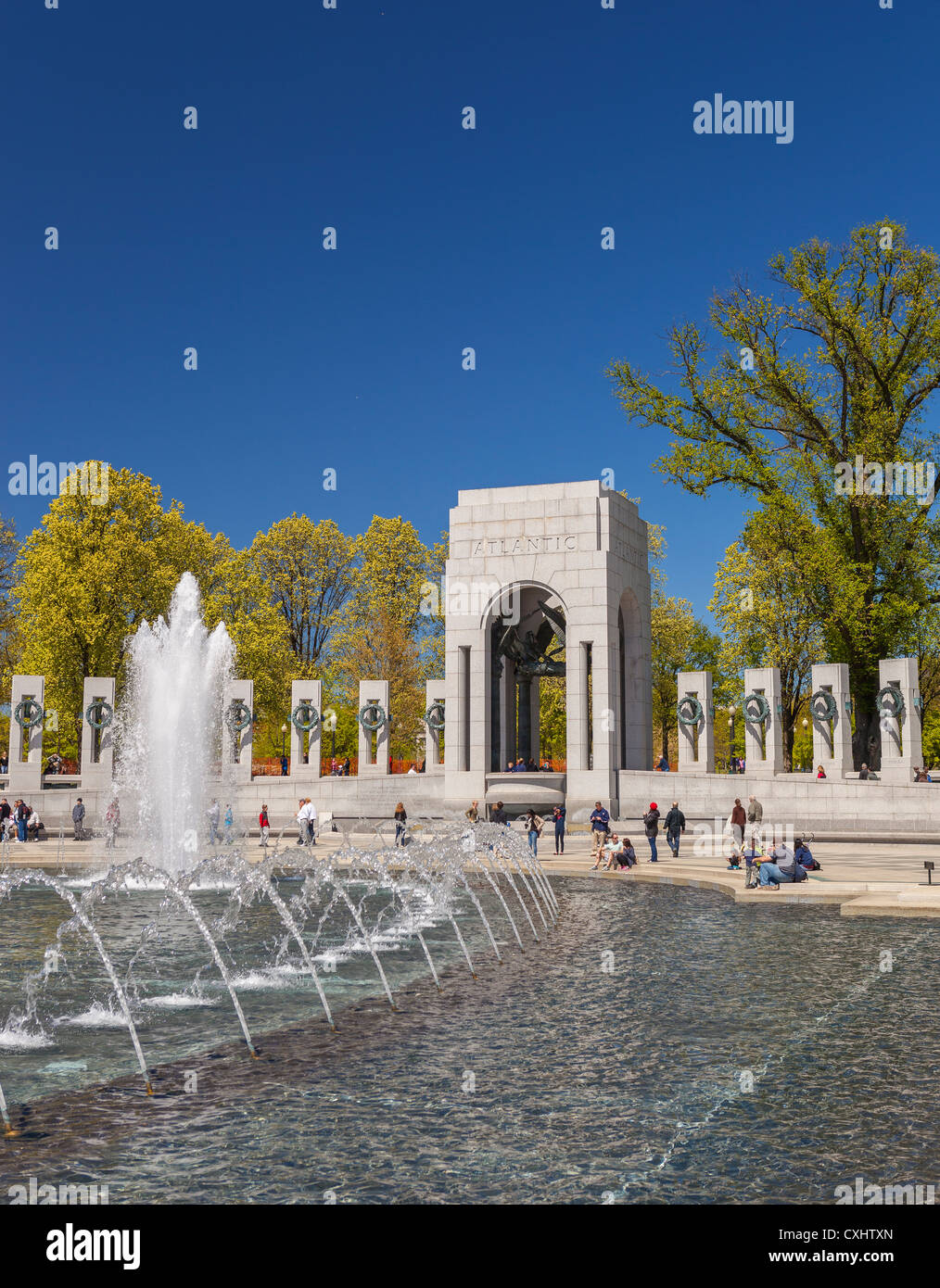War memorial monuments hi-res stock photography and images - Alamy