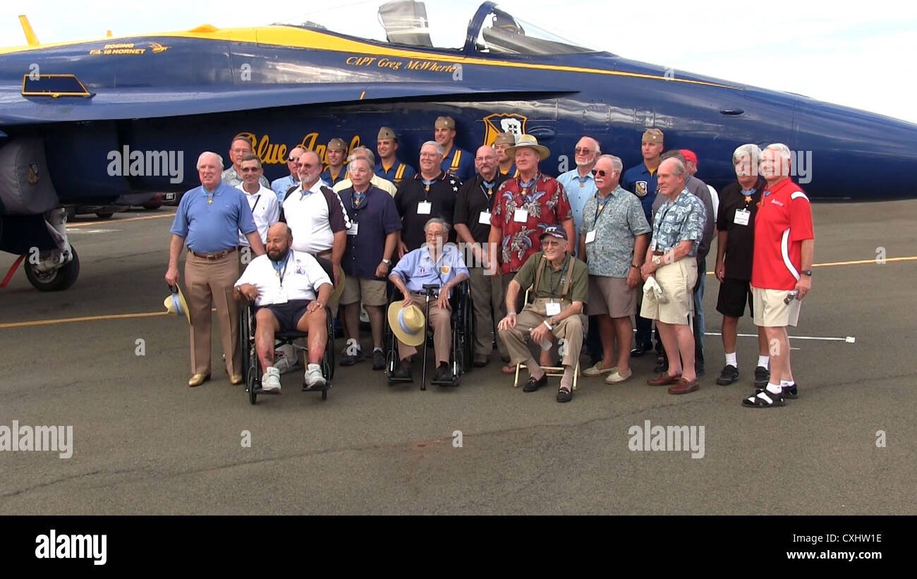 Honoring winners team hi-res stock photography and images - Alamy