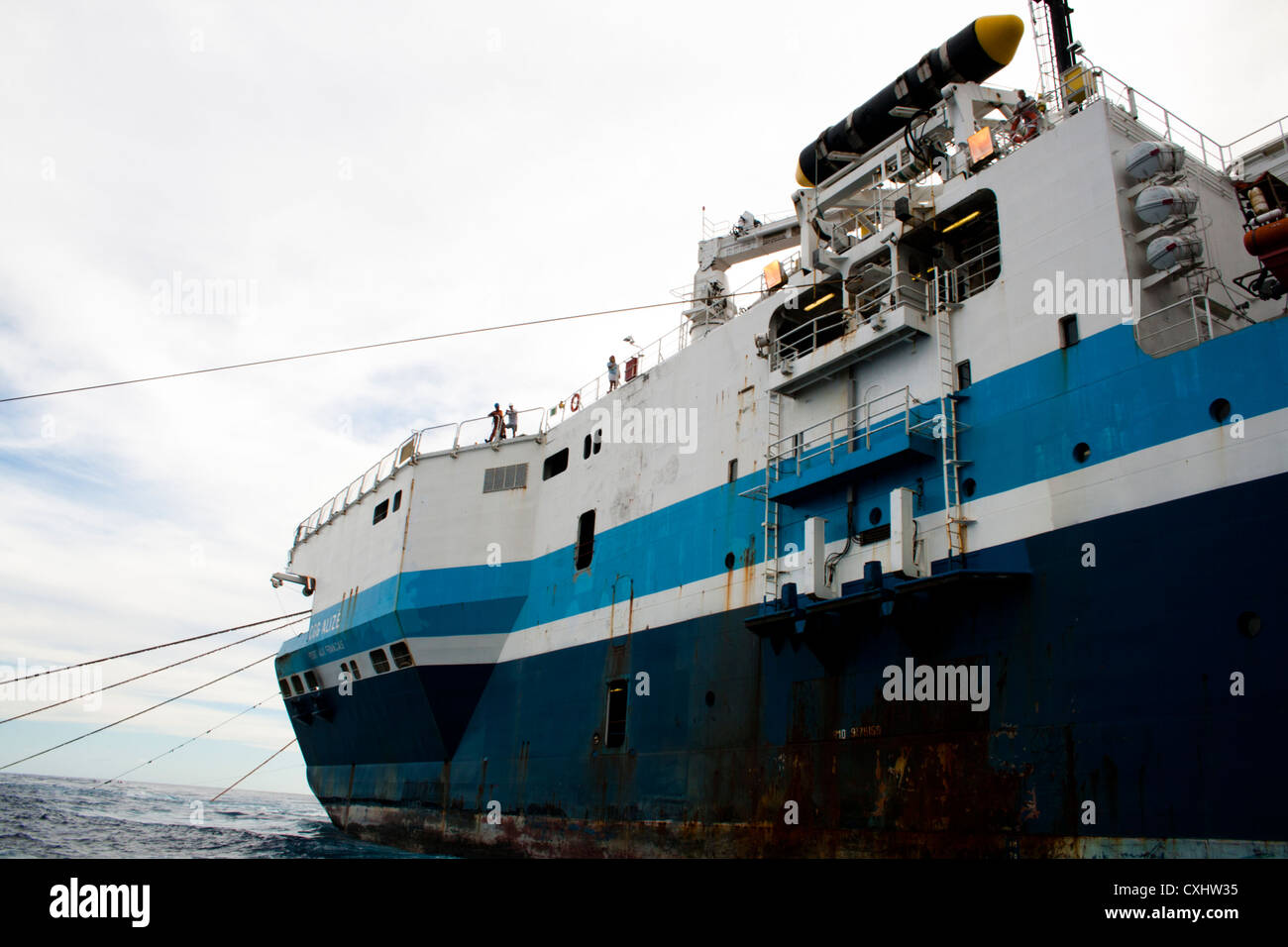 seismic vessel CGG Alizé towing seismic cables for geologic research ...