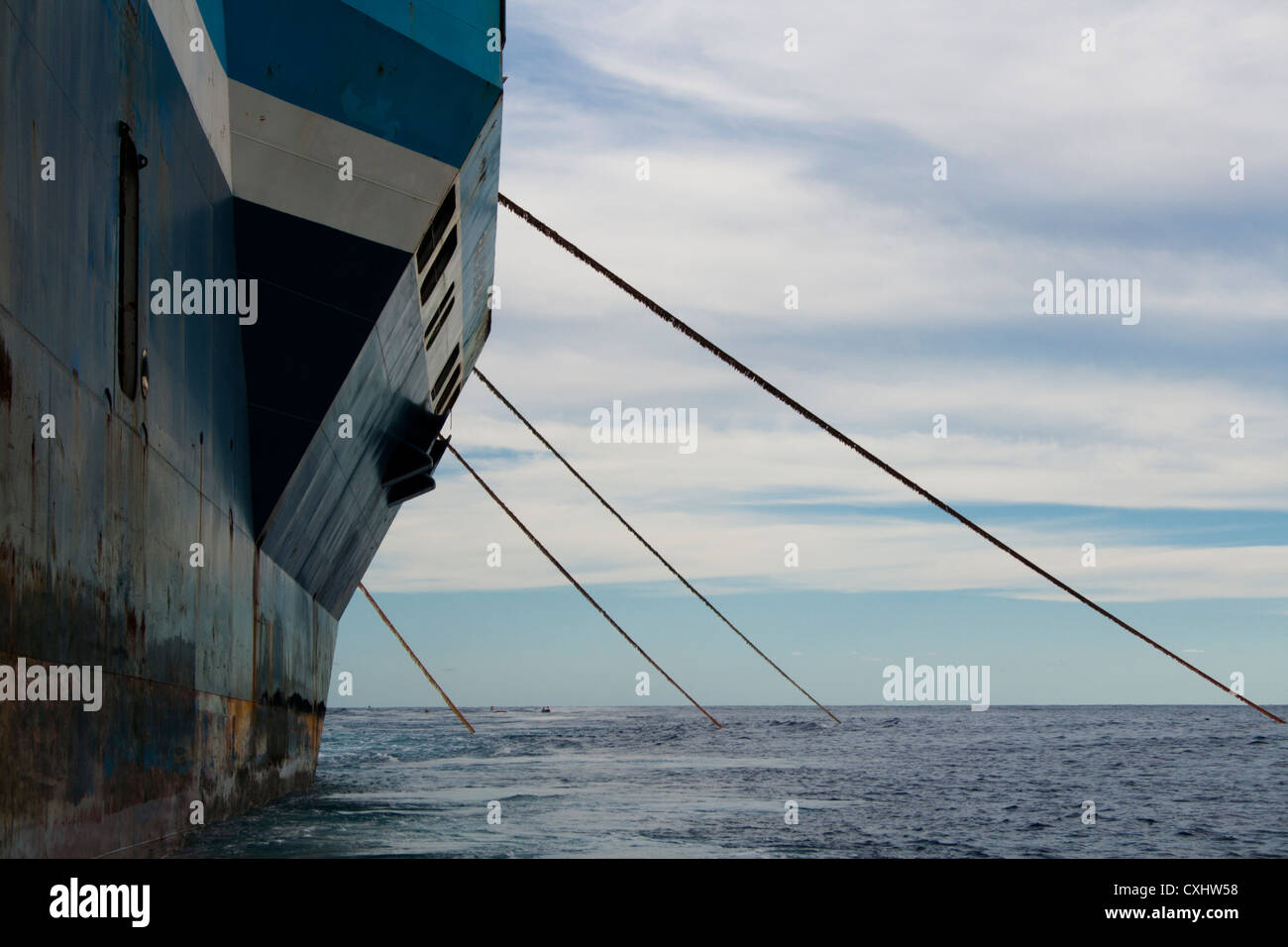 seismic vessel CGG Alizé towing seismic cables for geologic research ...