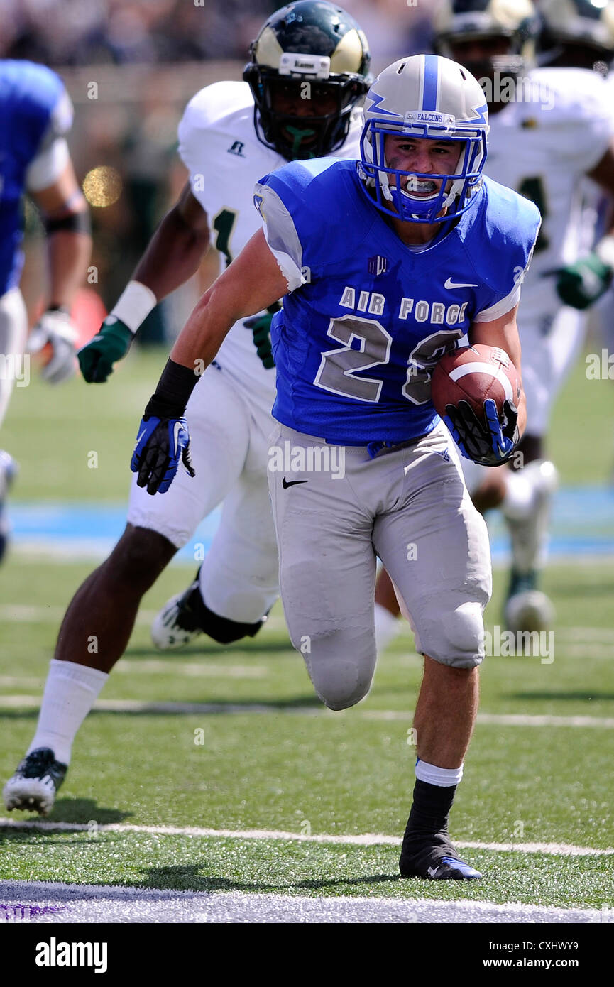 Senior Cody Getz scores a touchdown for the U.S. Air Force Academy ...