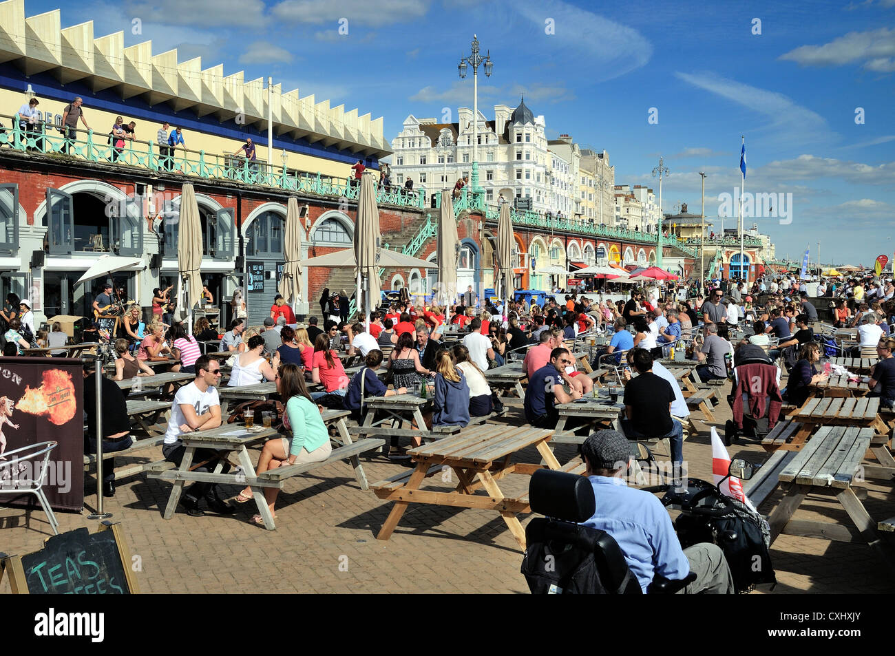 Brighton seafront arches hi-res stock photography and images - Alamy