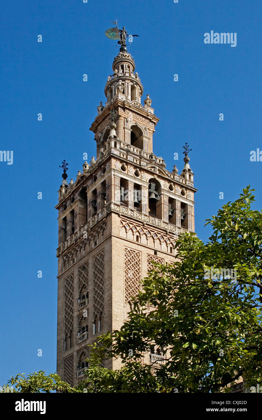 Monumentos historicos de sevilla hi-res stock photography and images ...