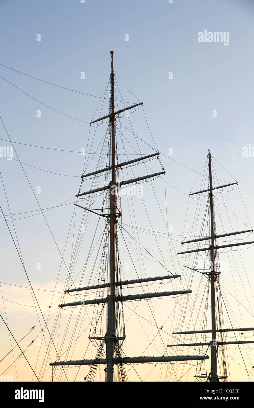 A Ships mast in front of a clear sky Stock Photo - Alamy