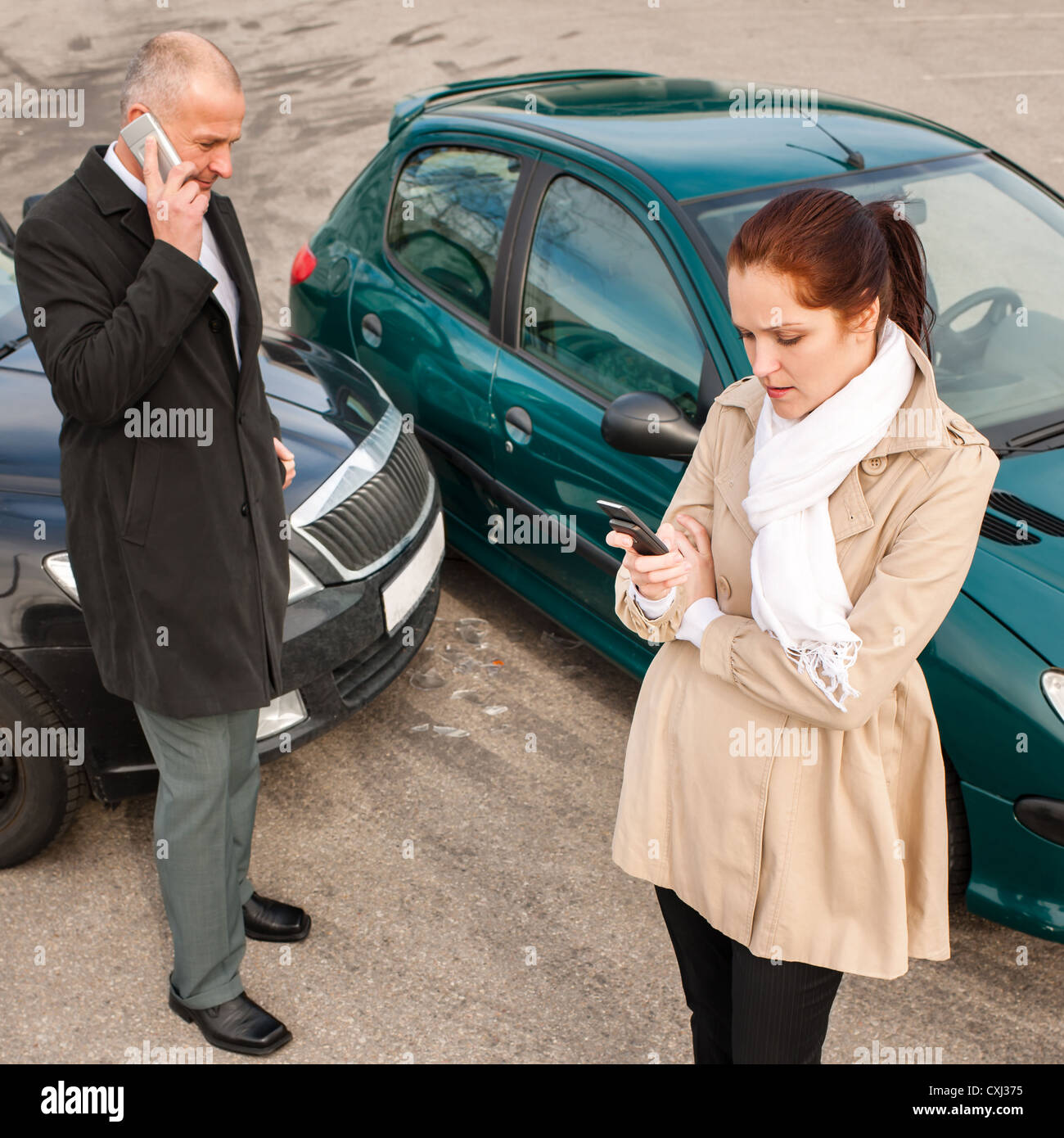 Woman and man on phone car crash accident calling problem Stock Photo ...