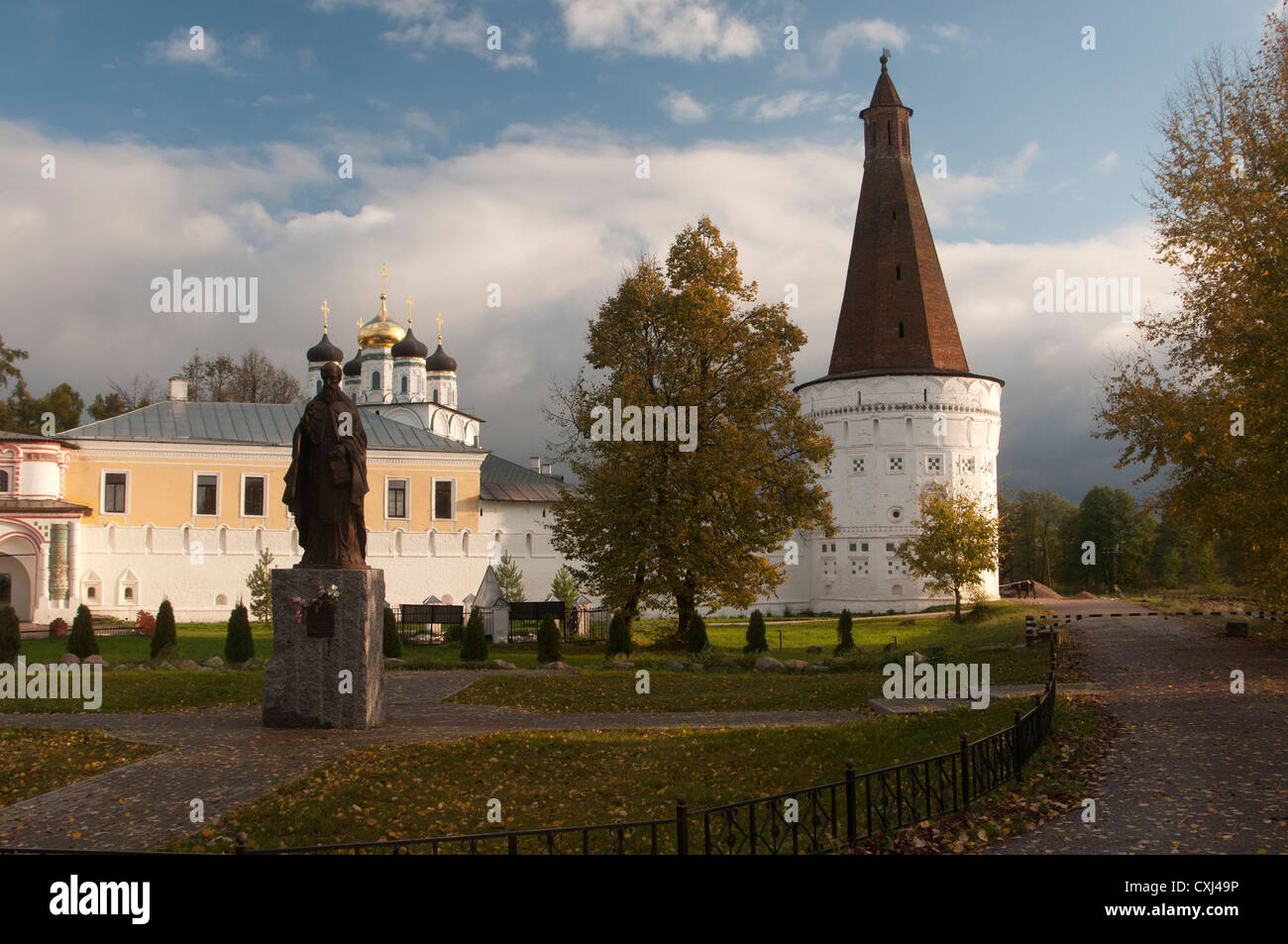 Iosifo-Volotskiy monastery - Voskresenskaya (Resurrection) tower and ...
