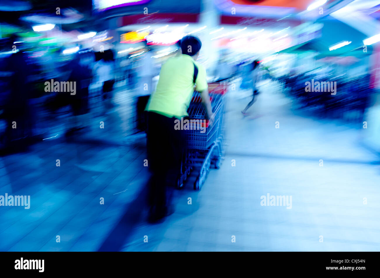 people with shopping cart Stock Photo - Alamy
