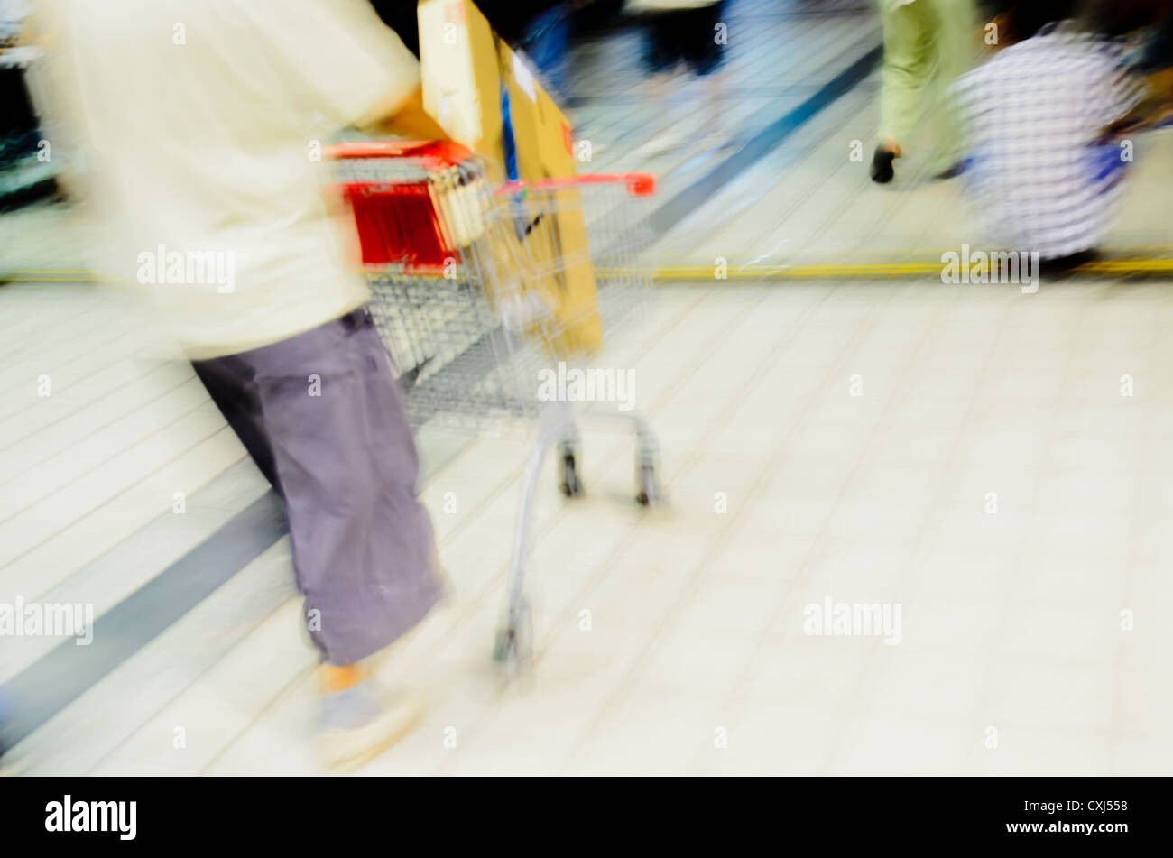people with shopping cart Stock Photo - Alamy