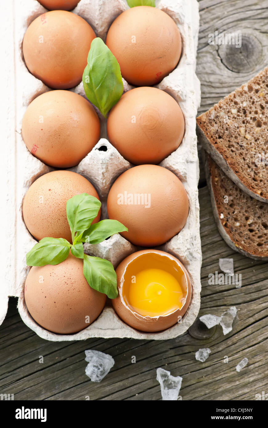 Broken egg box hi-res stock photography and images - Alamy