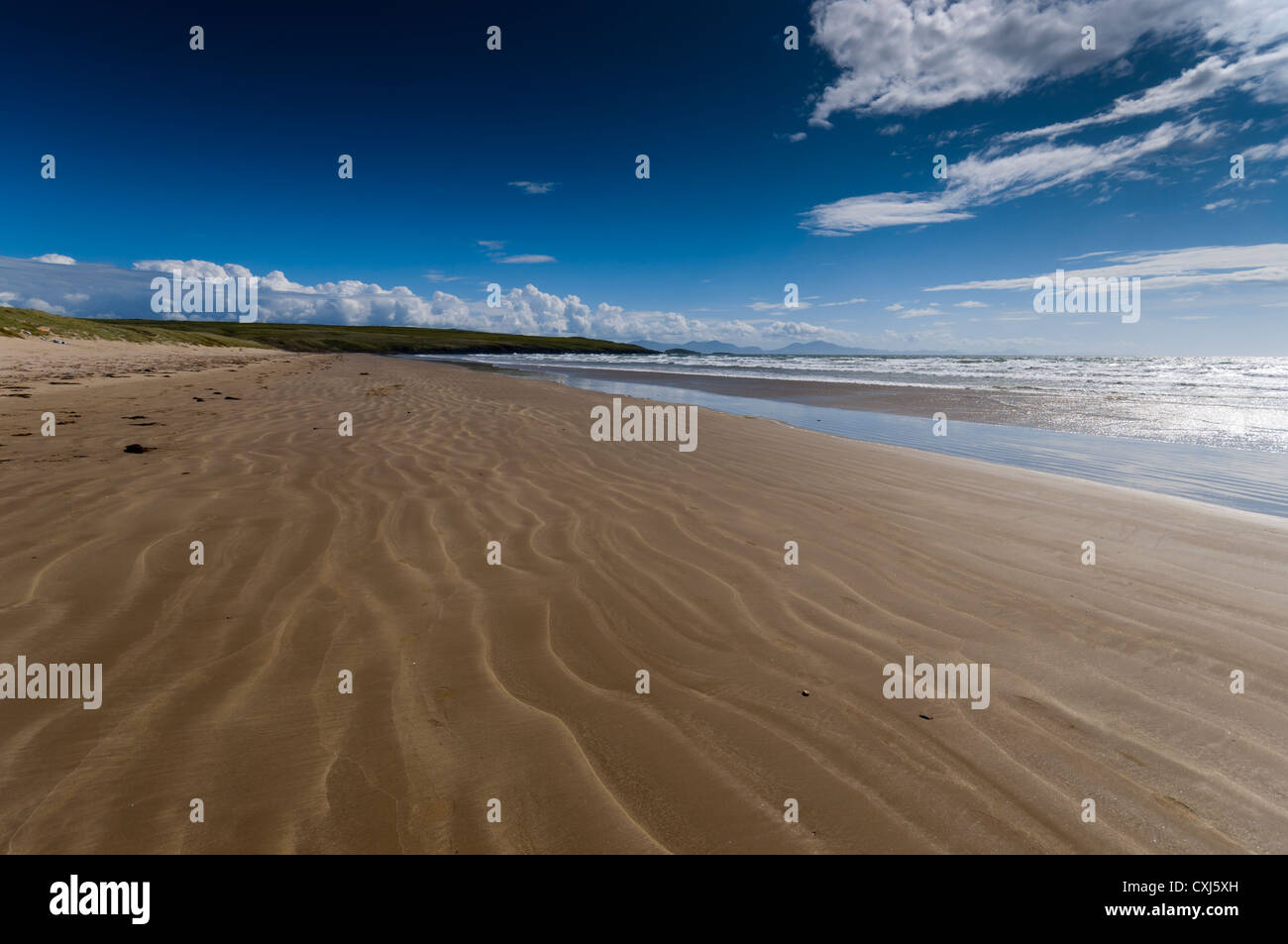 Aberffraw beach Traeth Mawr Anglesey North Wales UK Stock Photo - Alamy