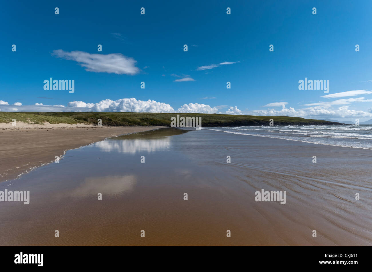 Aberffraw beach Traeth Mawr Anglesey North Wales UK Stock Photo - Alamy