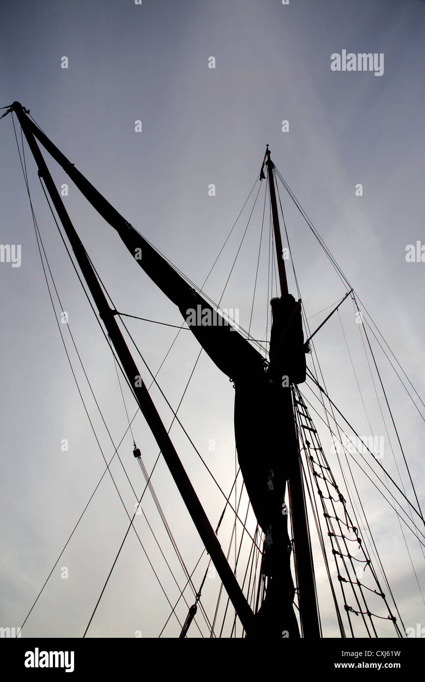 Barges Mast High Resolution Stock Photography and Images - Alamy