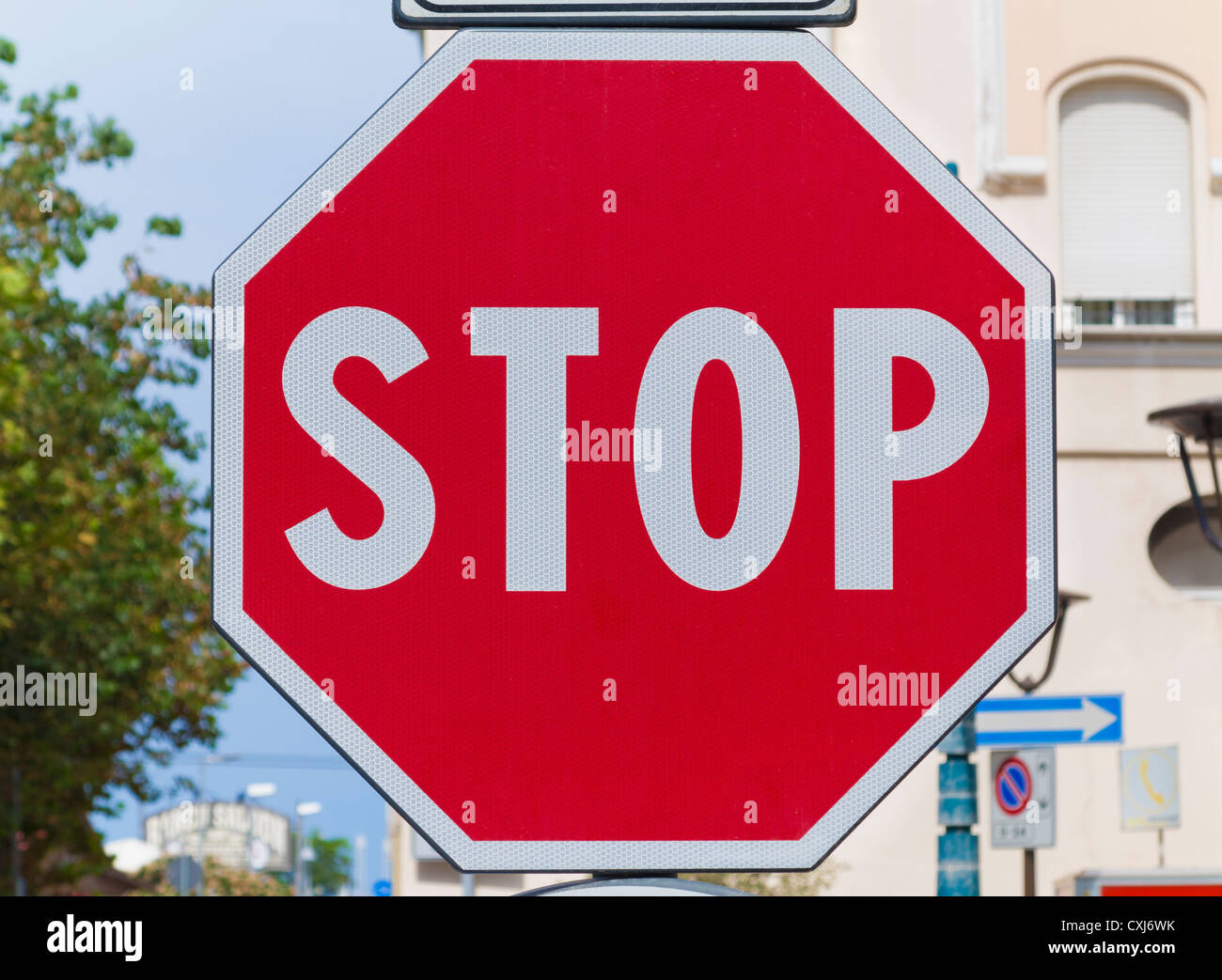 Road sign closeup hi-res stock photography and images - Alamy