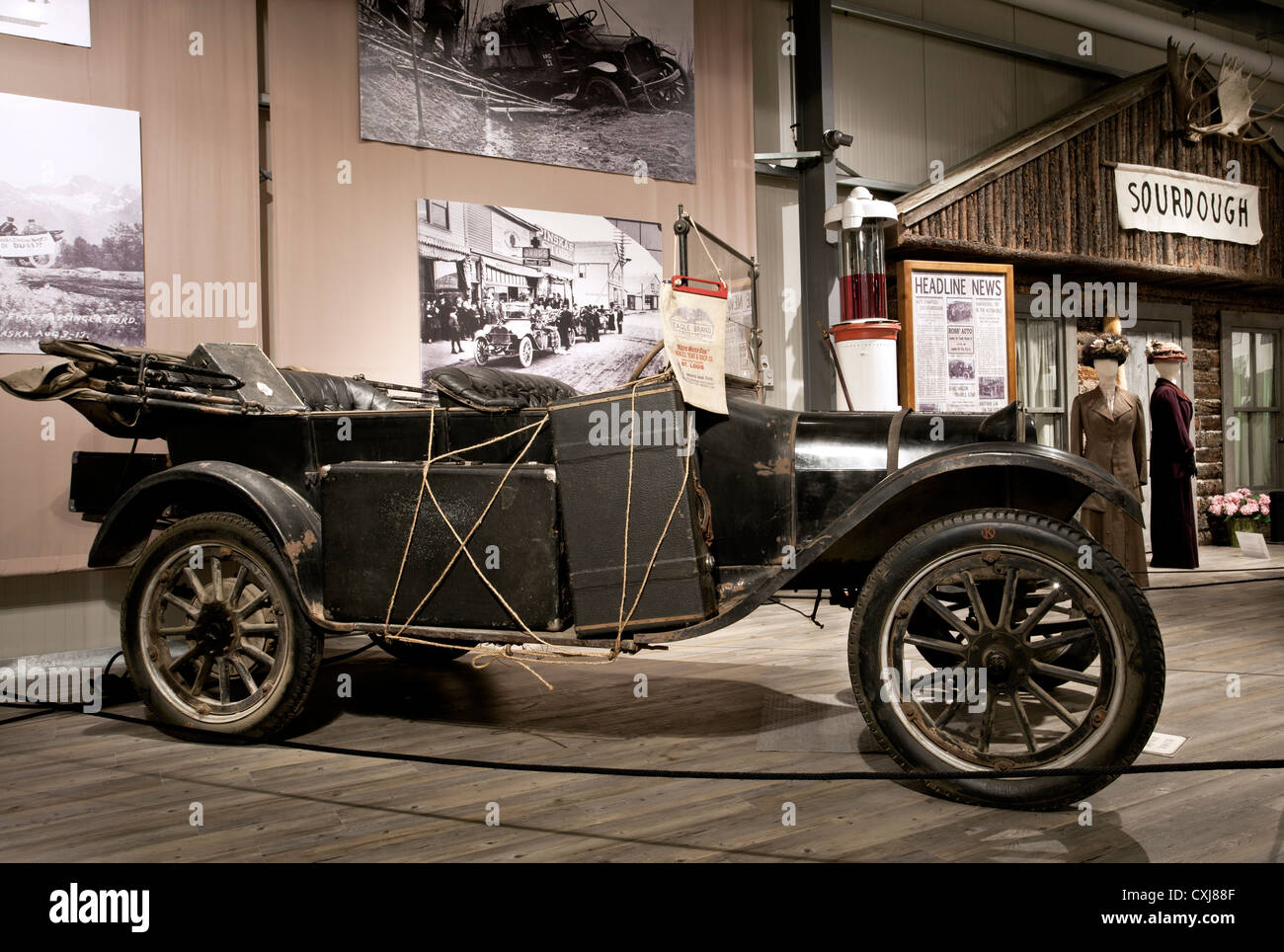 Automobile 1916 hi-res stock photography and images - Alamy