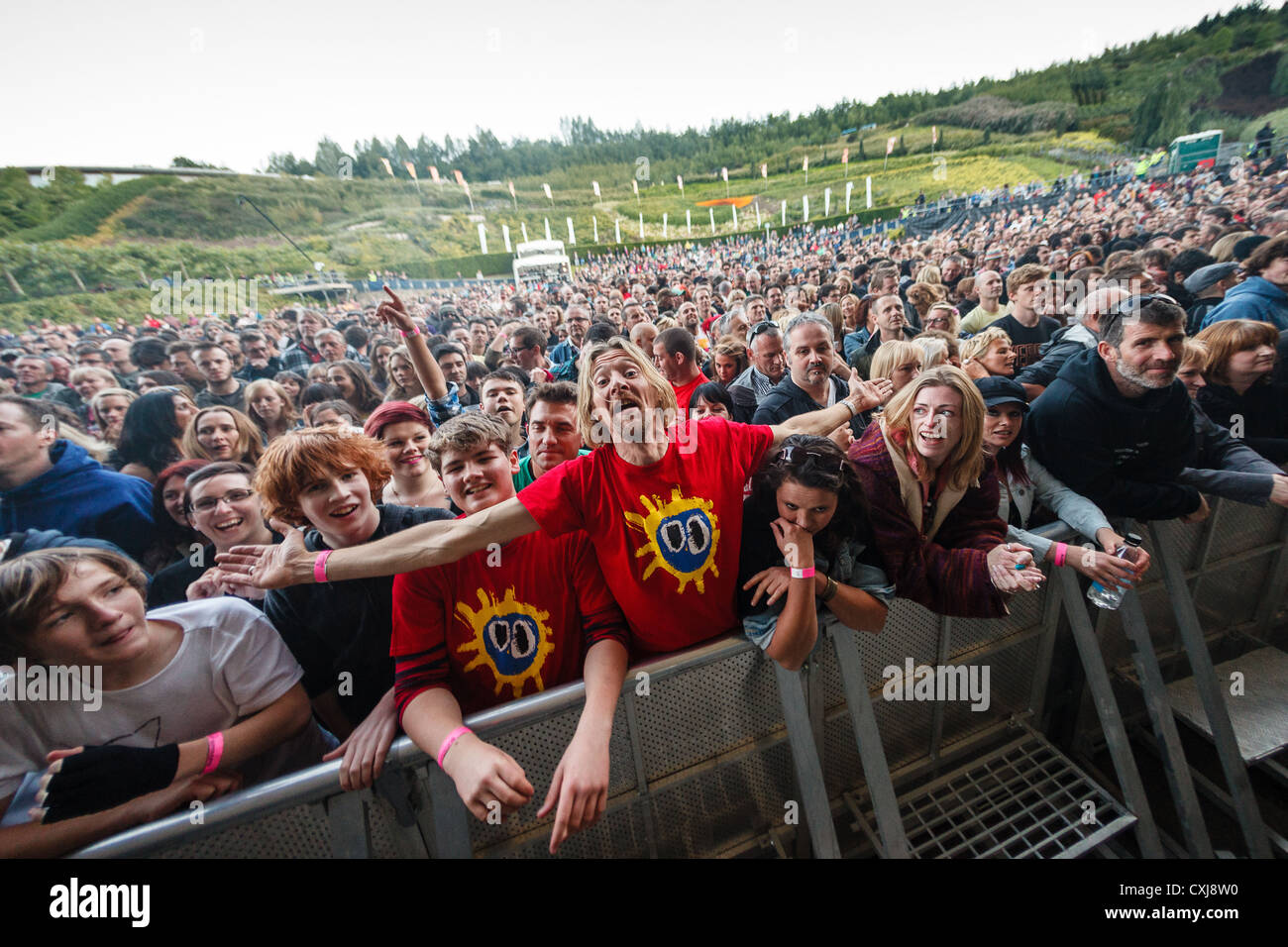 Crowds at the Eden Sessions at the Eden Project in Cornwall Stock Photo ...
