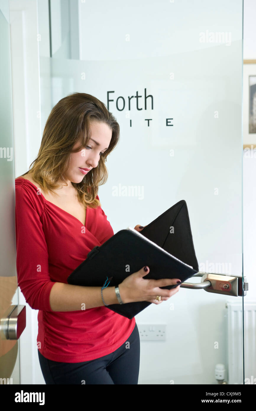 Female office worker hi-res stock photography and images - Alamy