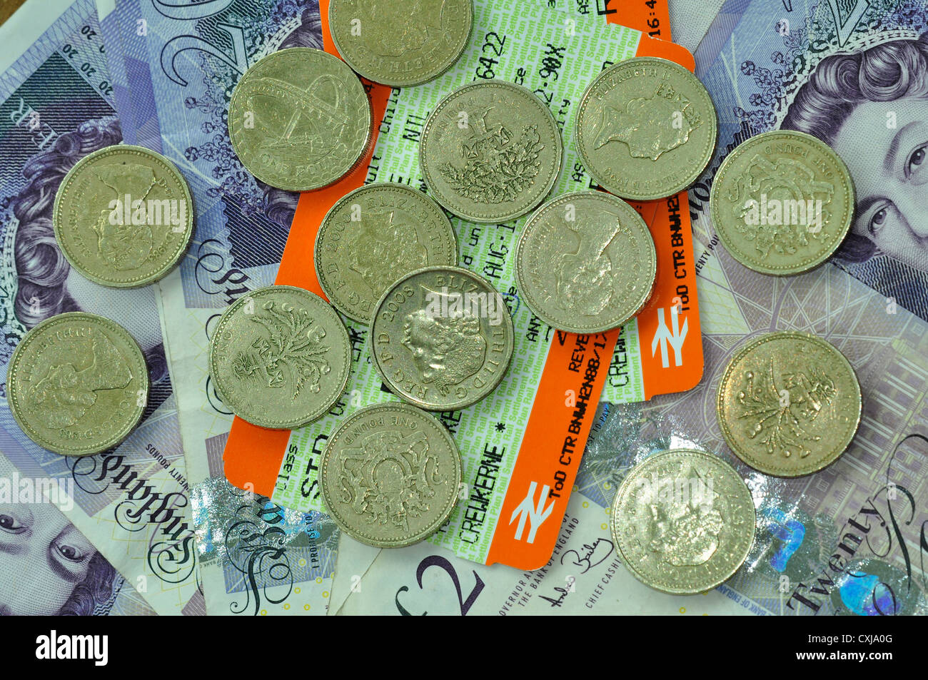 Stack of money notes uk hi-res stock photography and images - Alamy