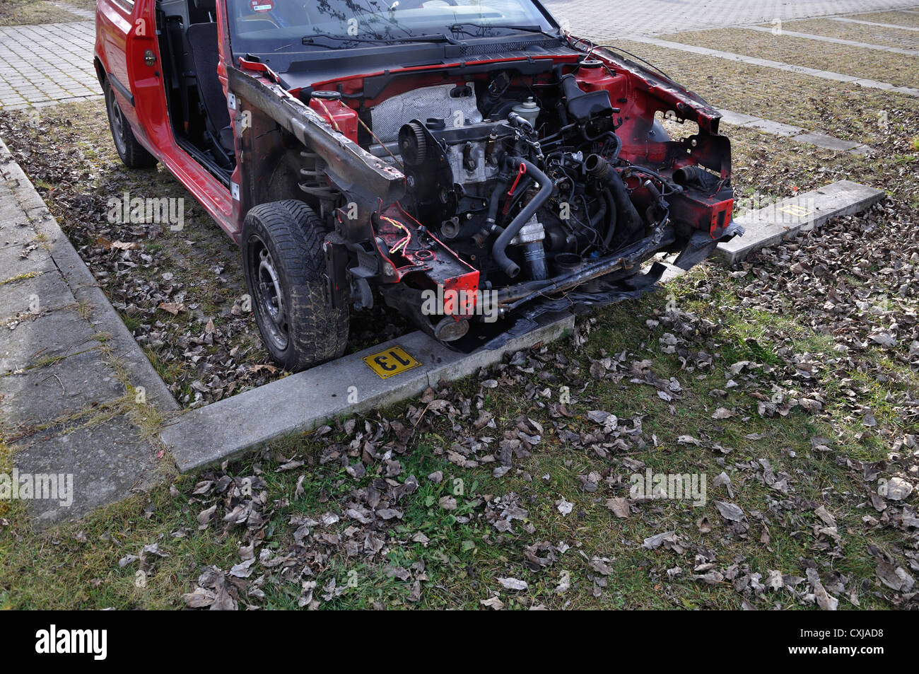 Car ruins hi-res stock photography and images - Alamy
