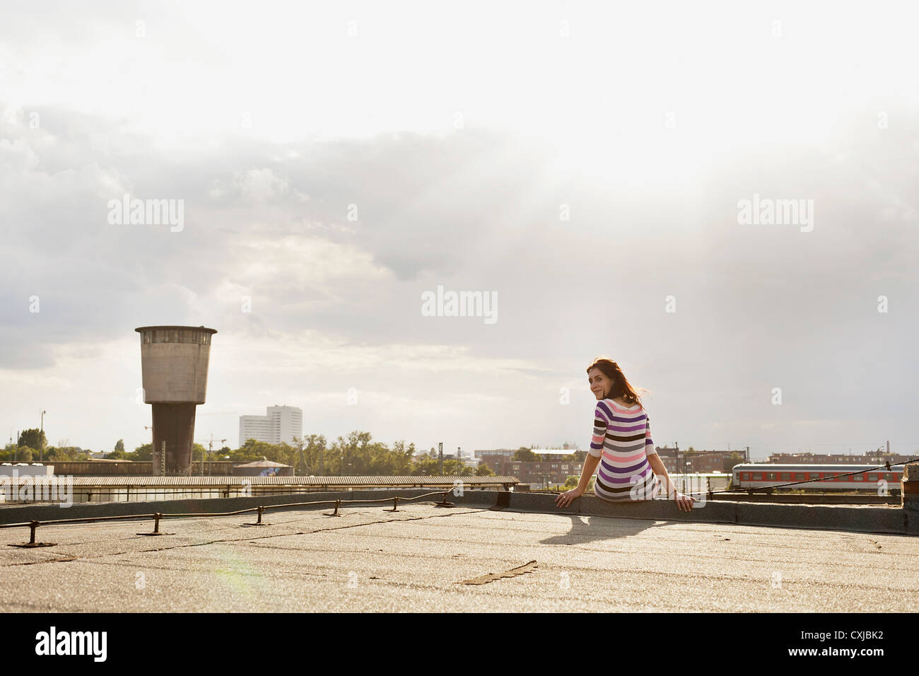 Building Roof Edge Stock Photos & Building Roof Edge Stock Images - Alamy