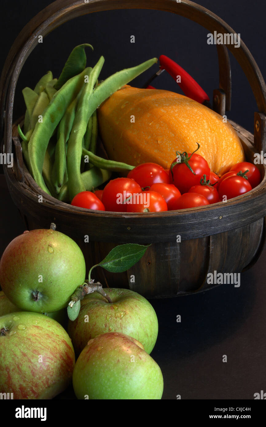Organic Vegetable Basket Stock Photo - Alamy