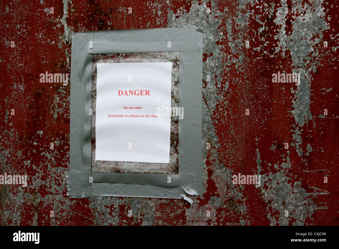 Danger collapse warning sign hi-res stock photography and images - Alamy