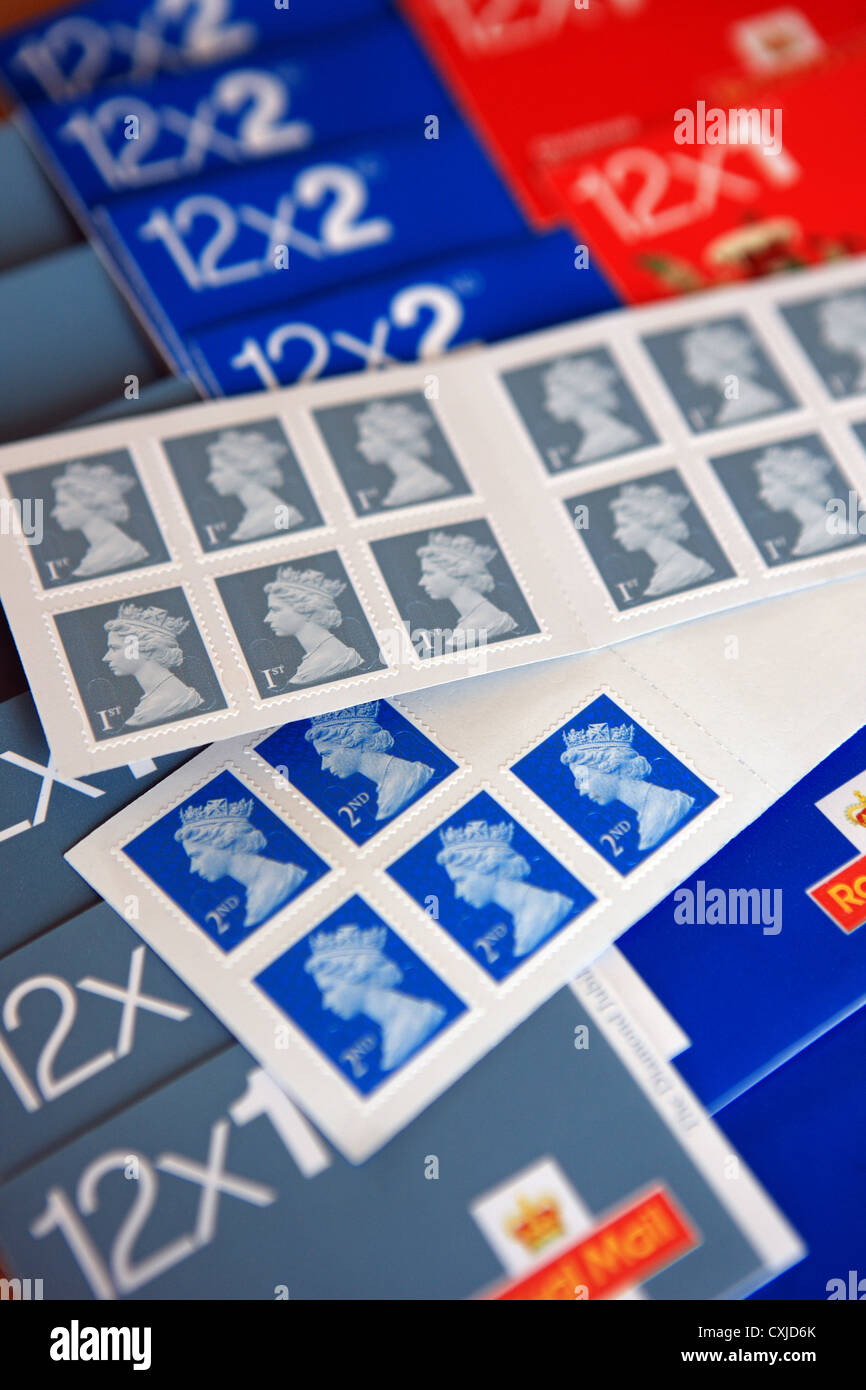 Uk 1st class stamp hi-res stock photography and images - Alamy