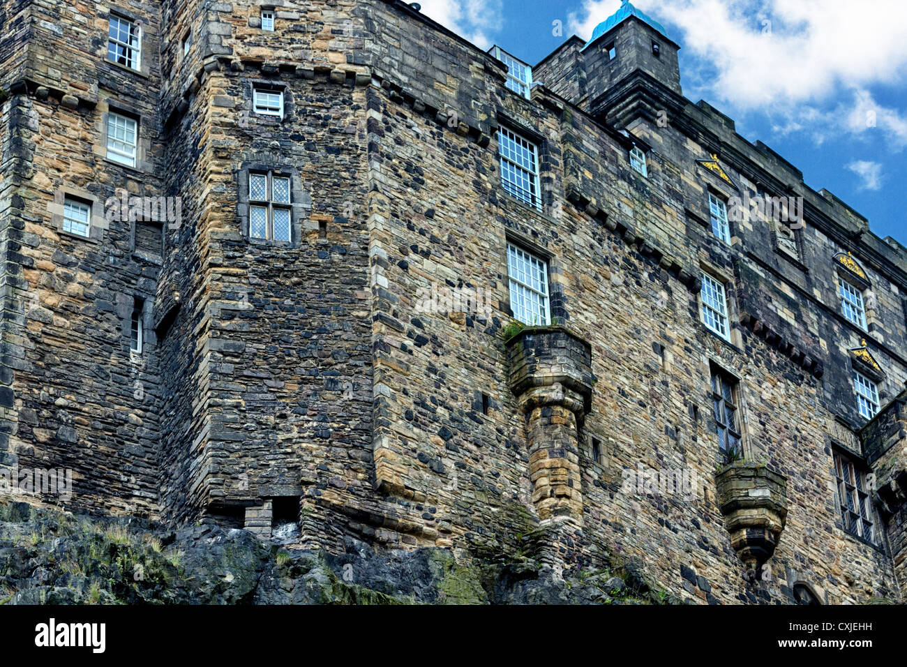 Below edinburgh castle hi-res stock photography and images - Alamy