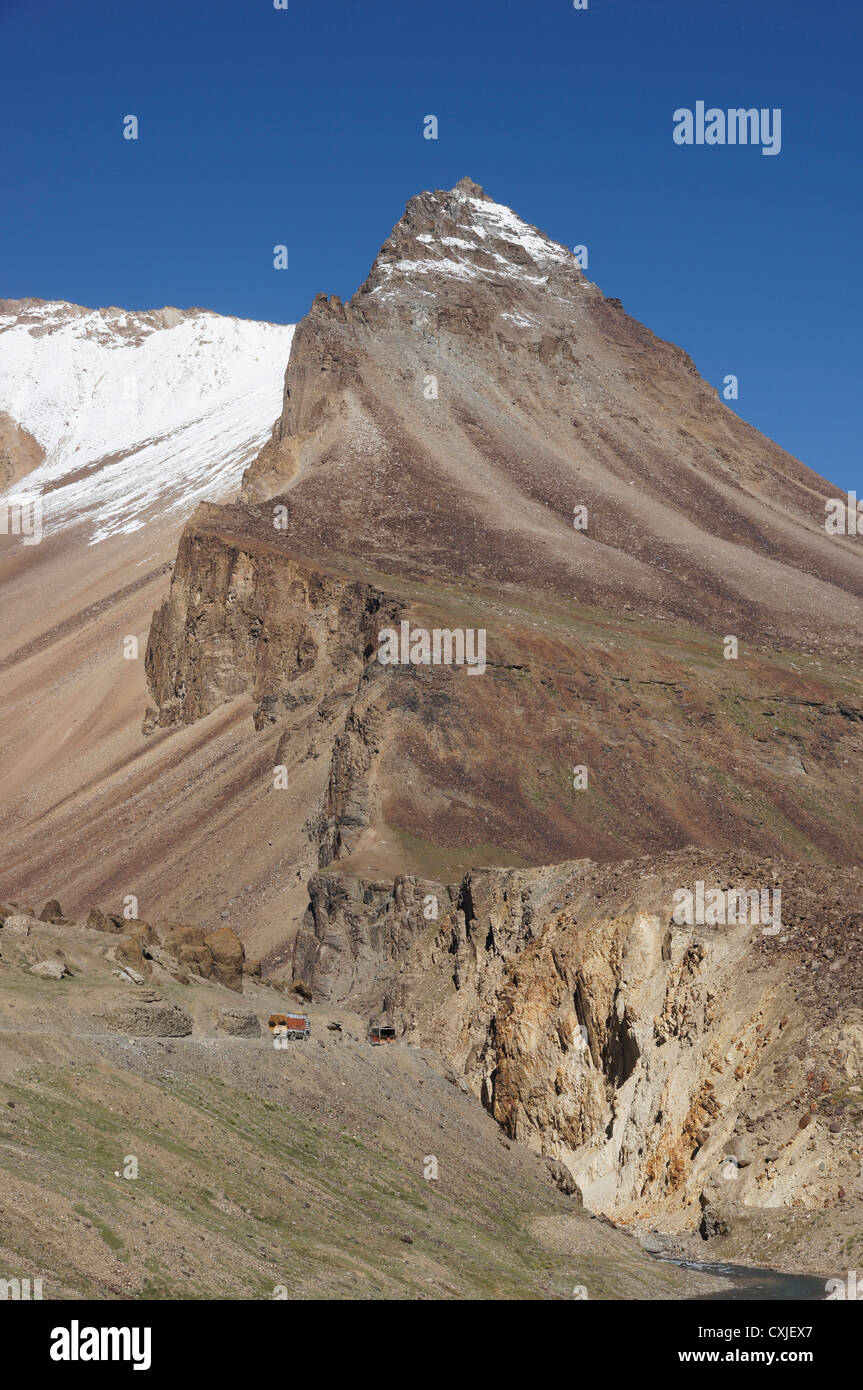 Landscape between Baralacha La (Bara-Lacha-Pass, 4890m) and Sarchu ...