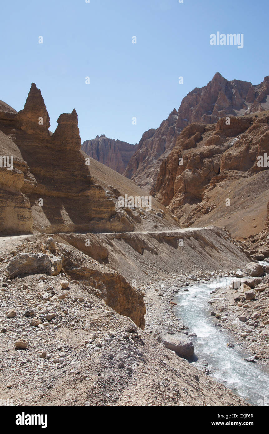 landscape between lachulung la and pang, manali-leh highway, jammu and ...