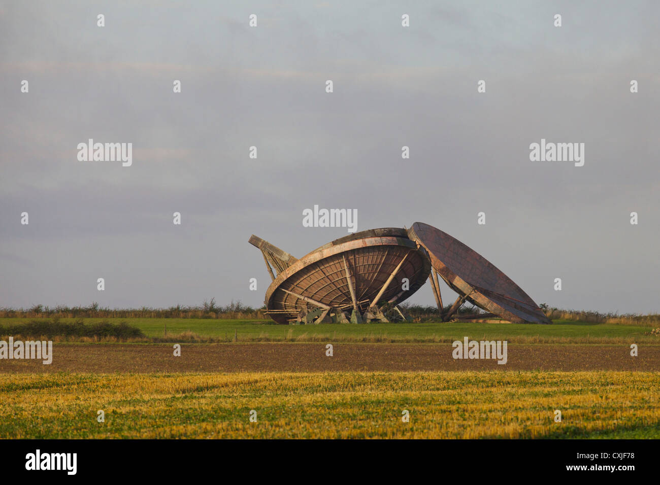 Tropospheric scatter system hi-res stock photography and images - Alamy