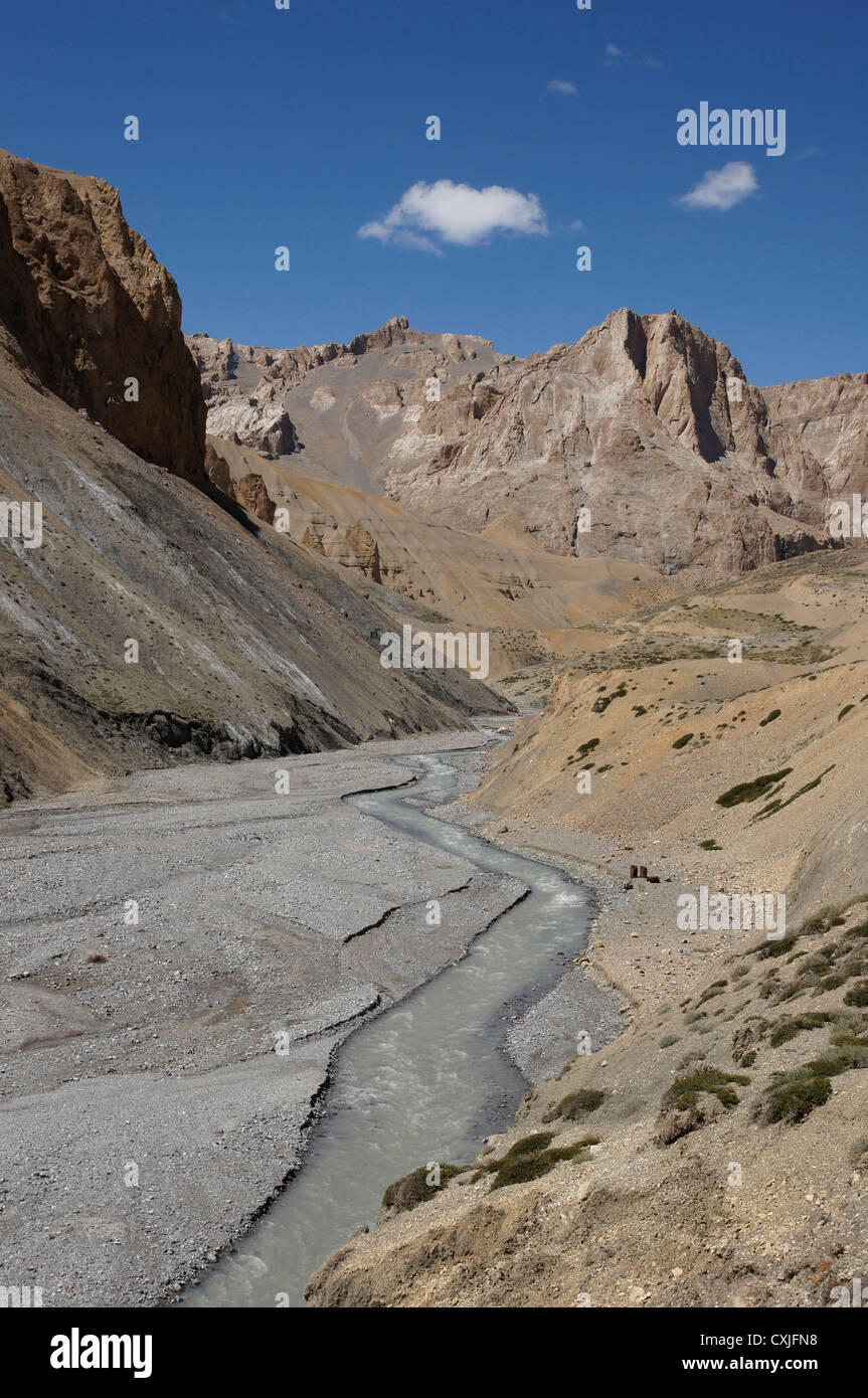 landscape between lachulung la and pang, manali-leh highway, jammu and ...