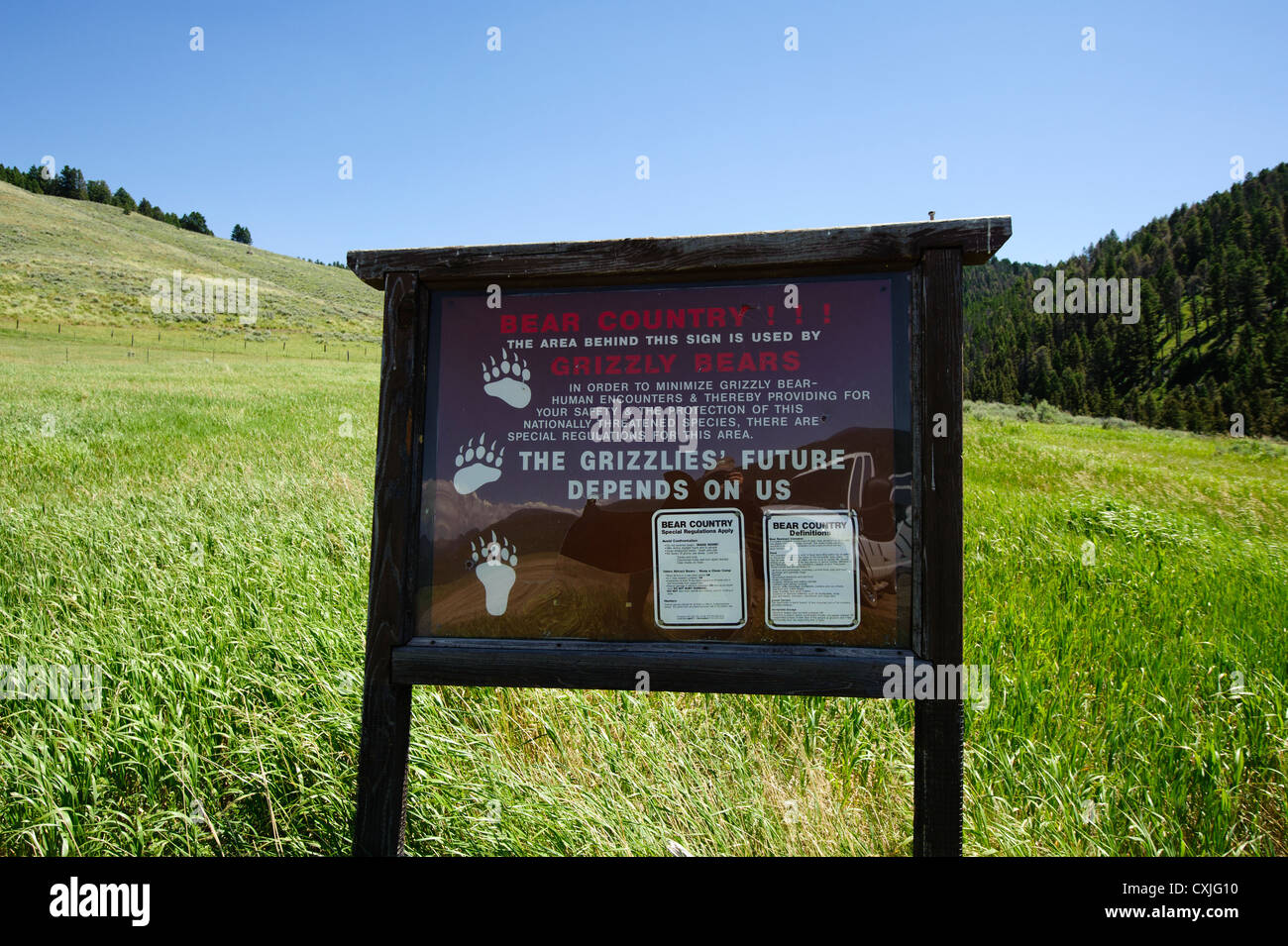 Bear country sign hi-res stock photography and images - Alamy