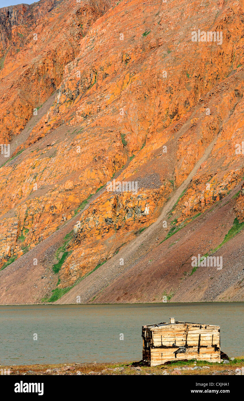 Hunting cabin near the shore of Etah, an old Inuit village site in Kane ...