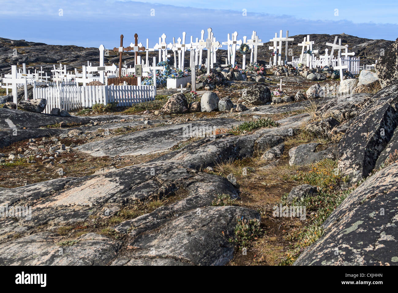 Inuit grave hi-res stock photography and images - Alamy