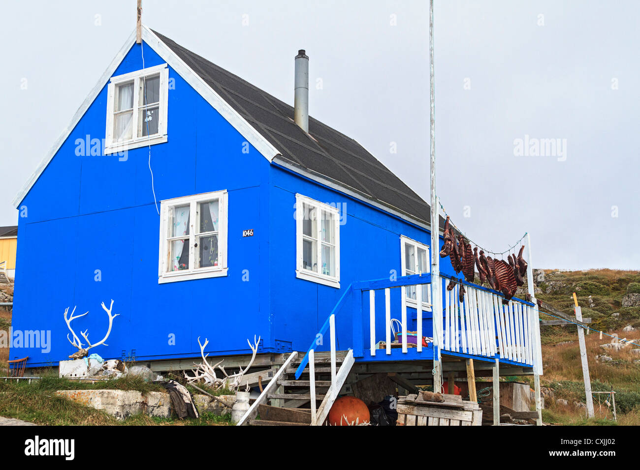 Inuit house hi-res stock photography and images - Alamy