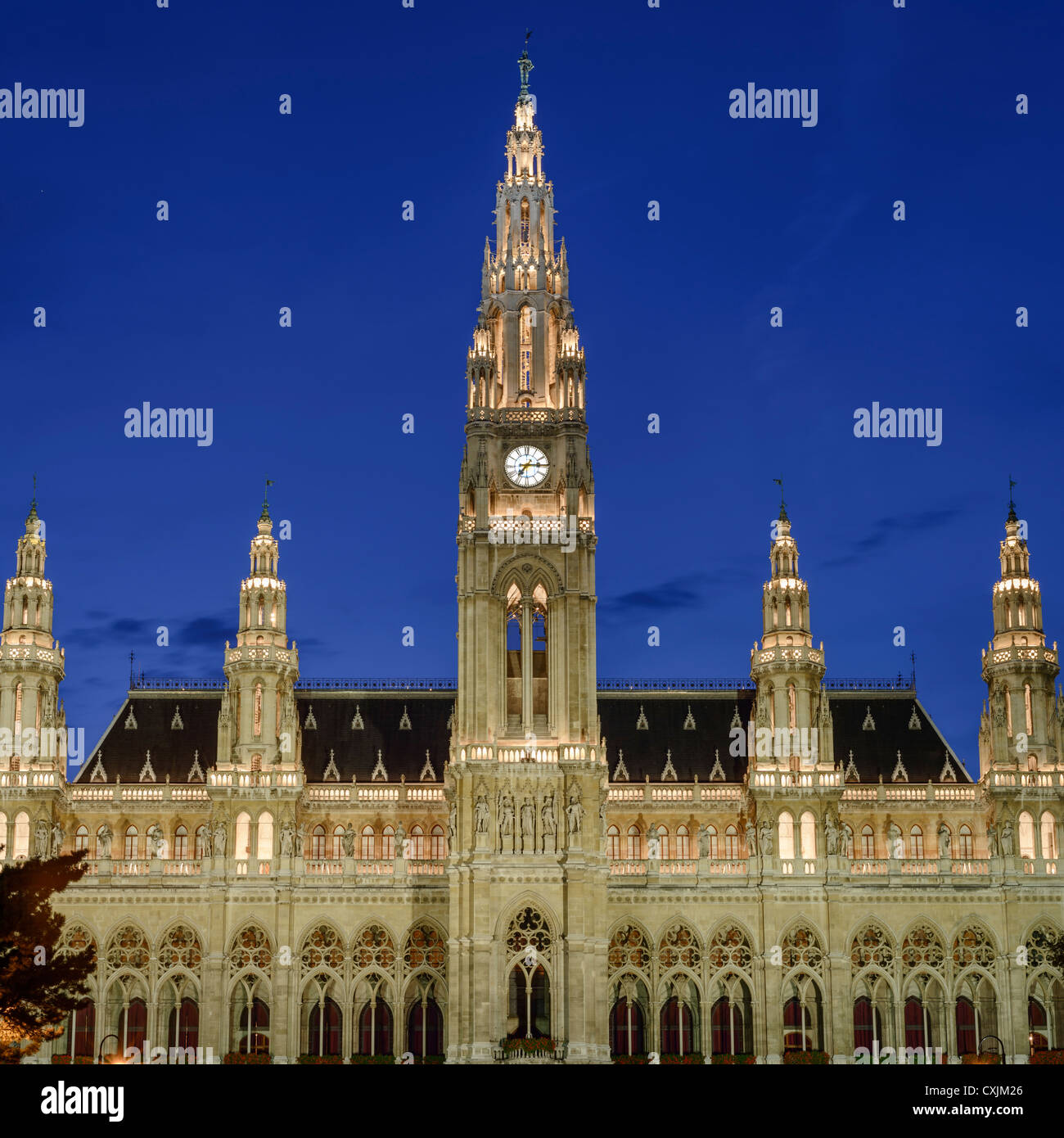 Vienna city hall district hi-res stock photography and images - Alamy