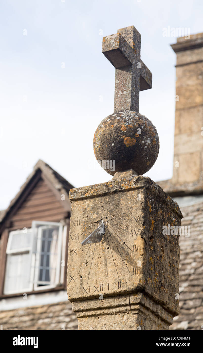 Cross orb hi-res stock photography and images - Alamy