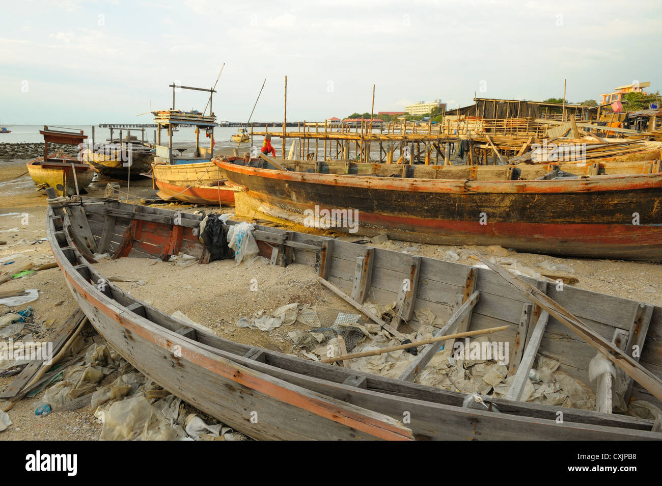 Boat fishermen wreck Bang Stock Photo - Alamy