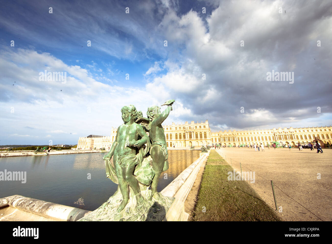 Garden paris maze hi-res stock photography and images - Alamy