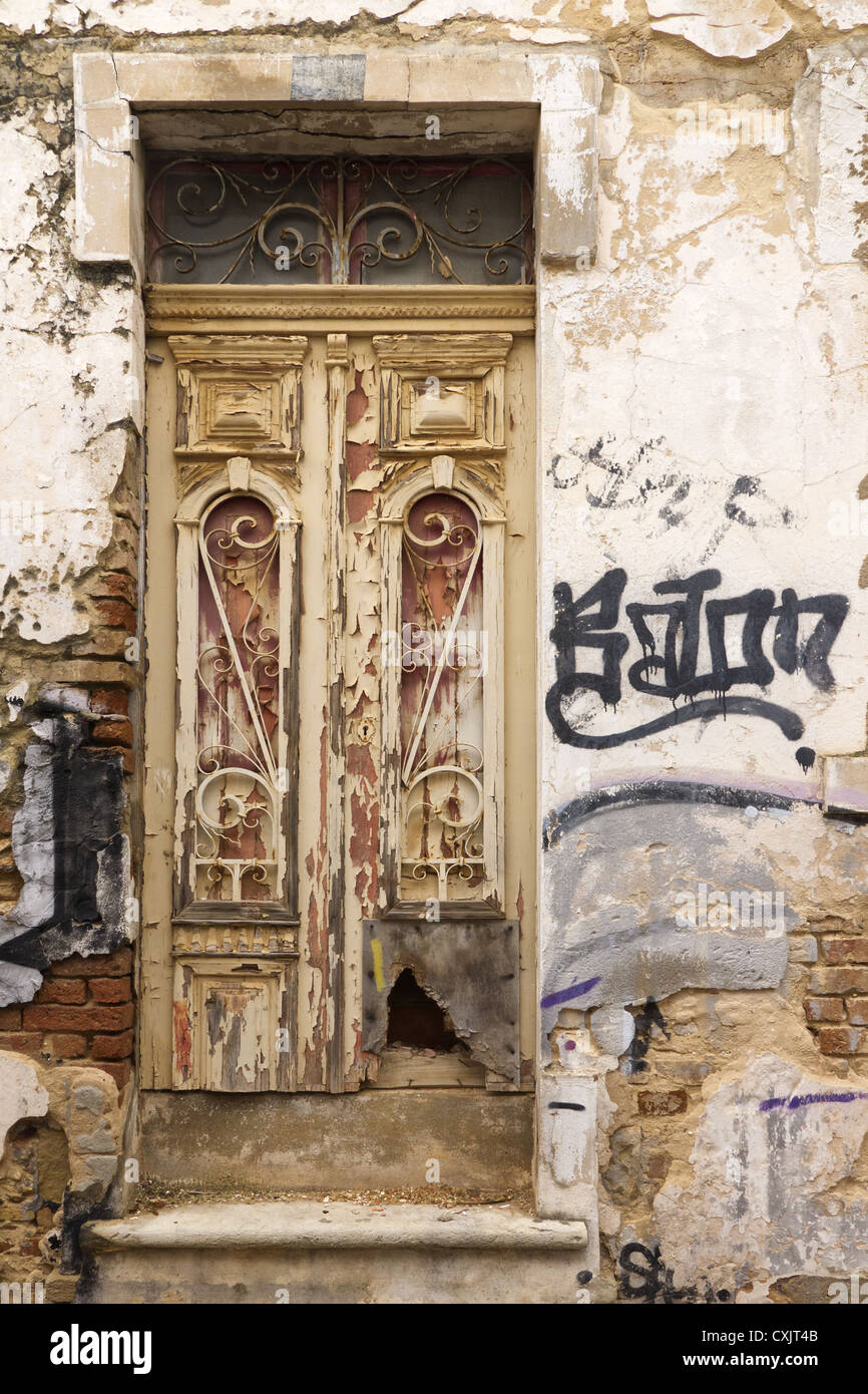 Rotten front door Stock Photo - Alamy