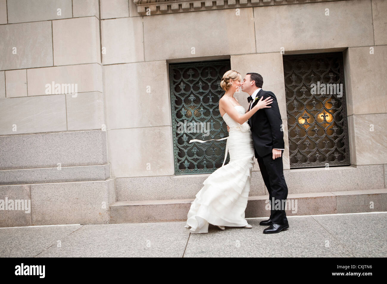 Portrait of Bride and Groom Stock Photo - Alamy